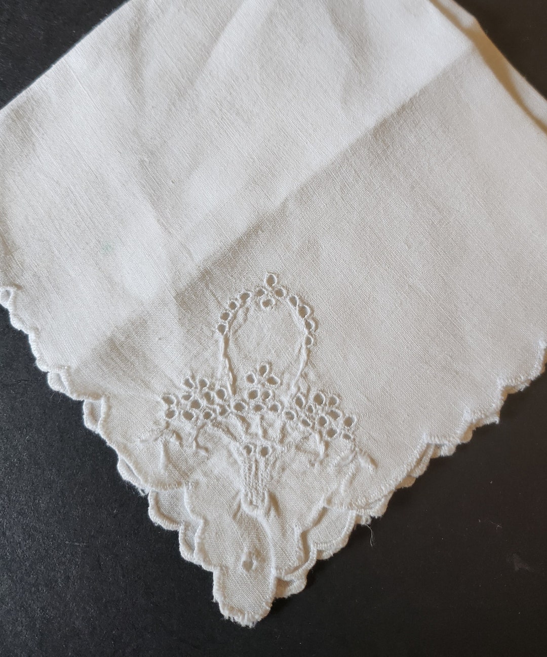 Vintage Cloth Napkin Basket Pattern Scalloped Edge 12 Inches - Etsy