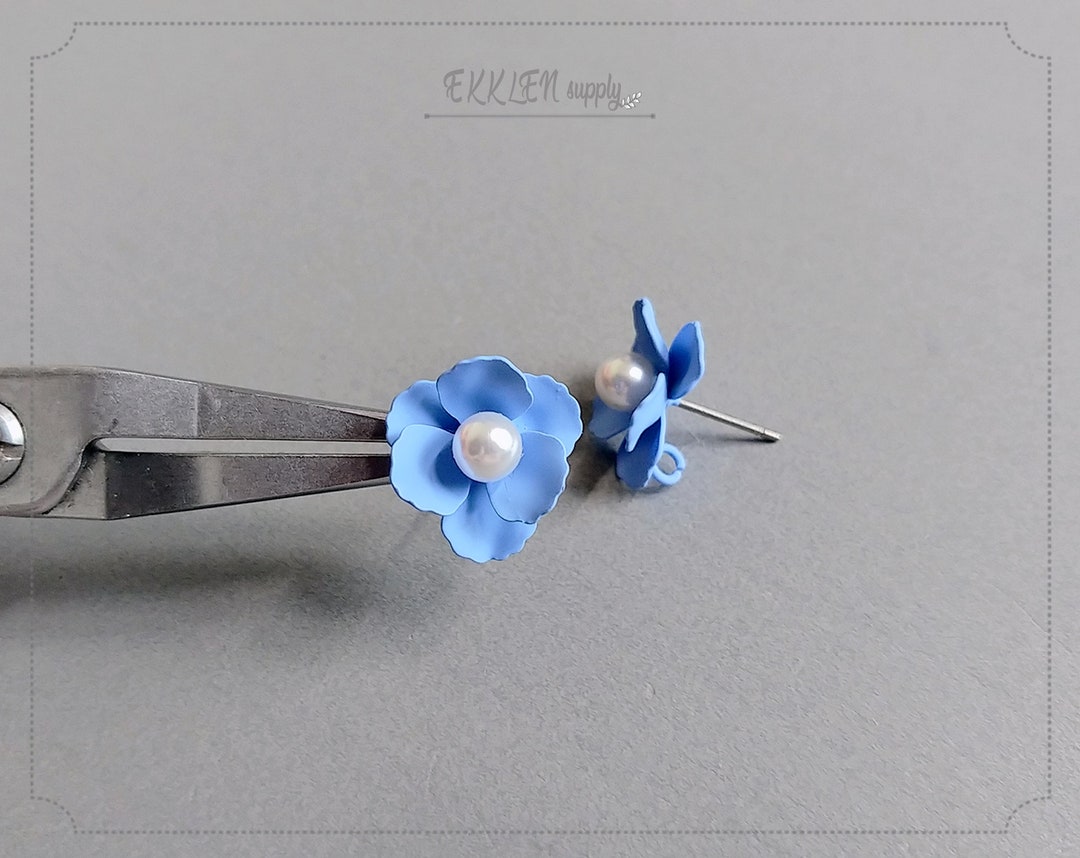 2 PCS 15 Mm Periwinkle Matte Rubber Coated, Flower With Pearl Post ...