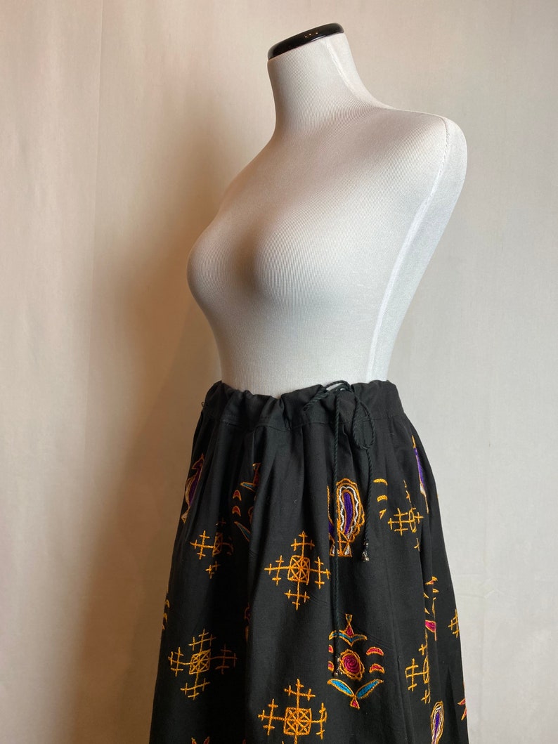 Vintage Peasant Skirt~ Hand Embroidered Birds Design Black 100% Cotton ...