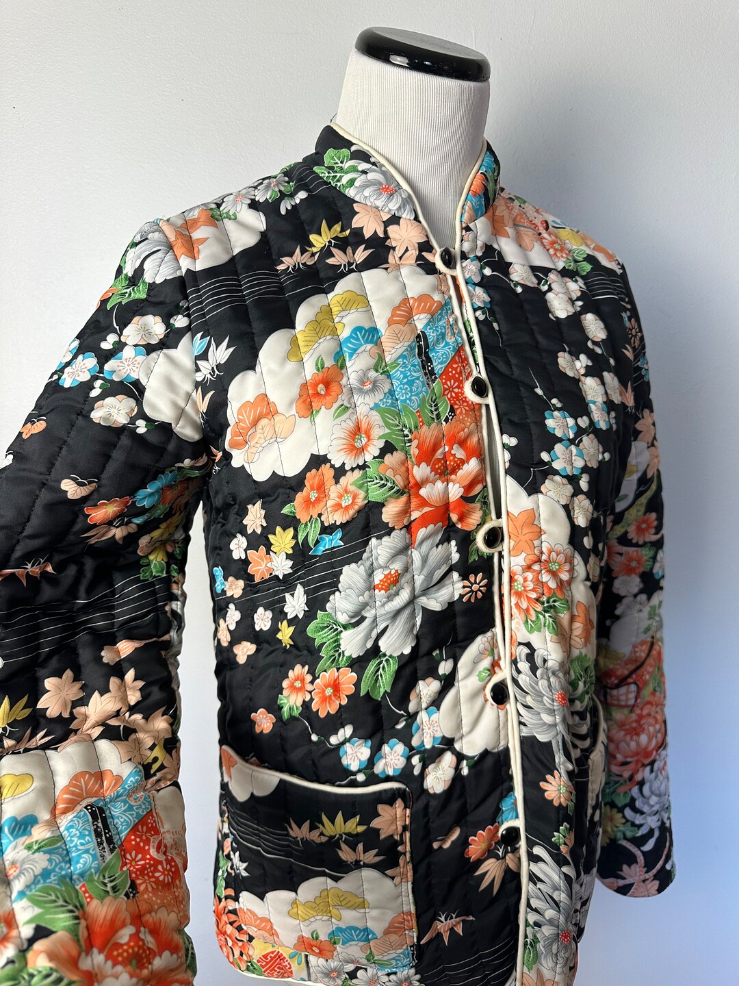 Vintage Cheongsam Style Jacket Light Puffer Style With Frog Closures ...