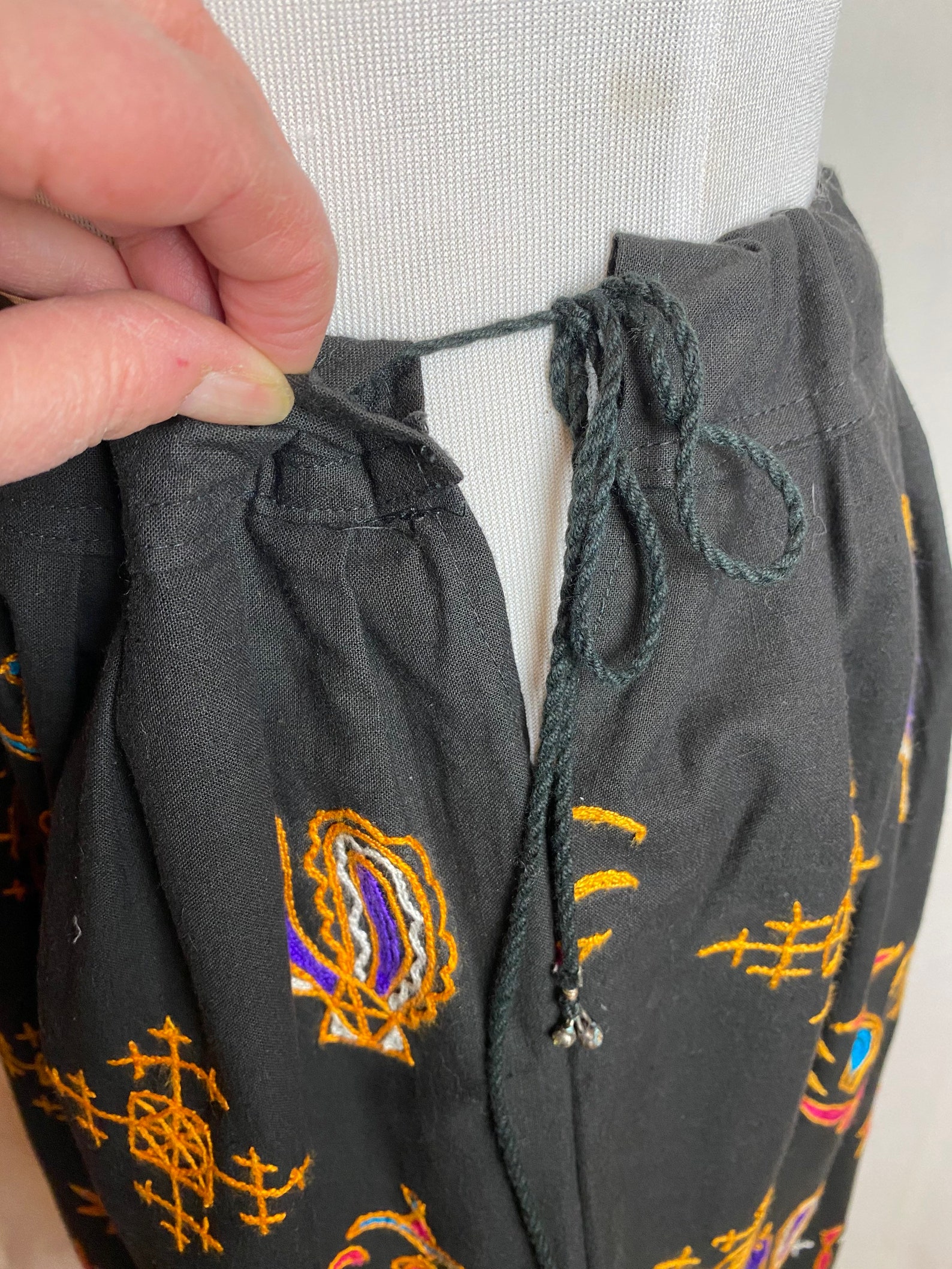 Vintage Peasant Skirt~ Hand Embroidered Birds Design Black 100% Cotton ...