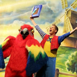 Scarlet Macaw Parrot Costume: Adult Pantomime Bird Suit Robinson Crusoe ...