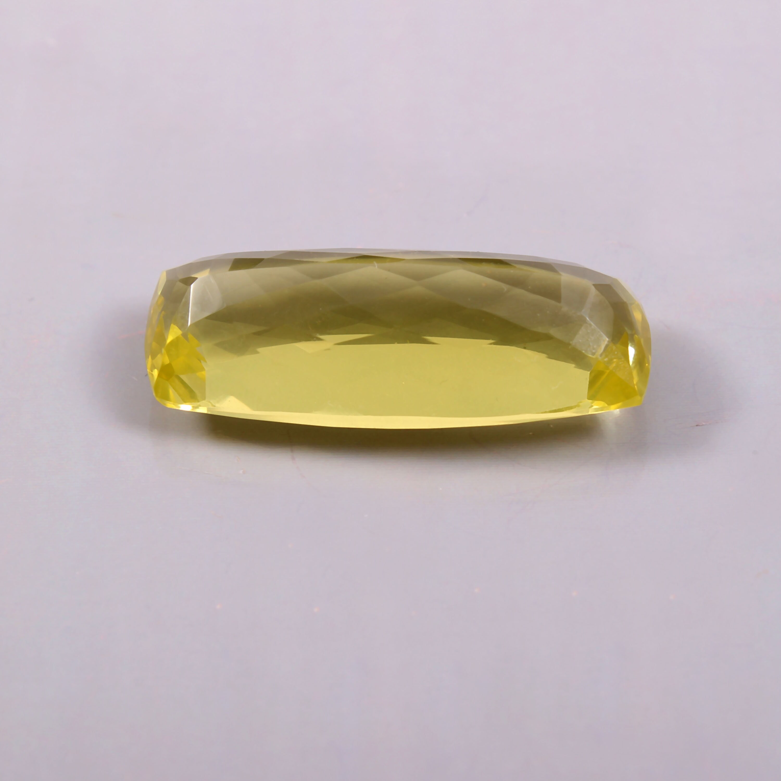 Increíble gema de cuarzo limón natural cortada en forma de octágono ...