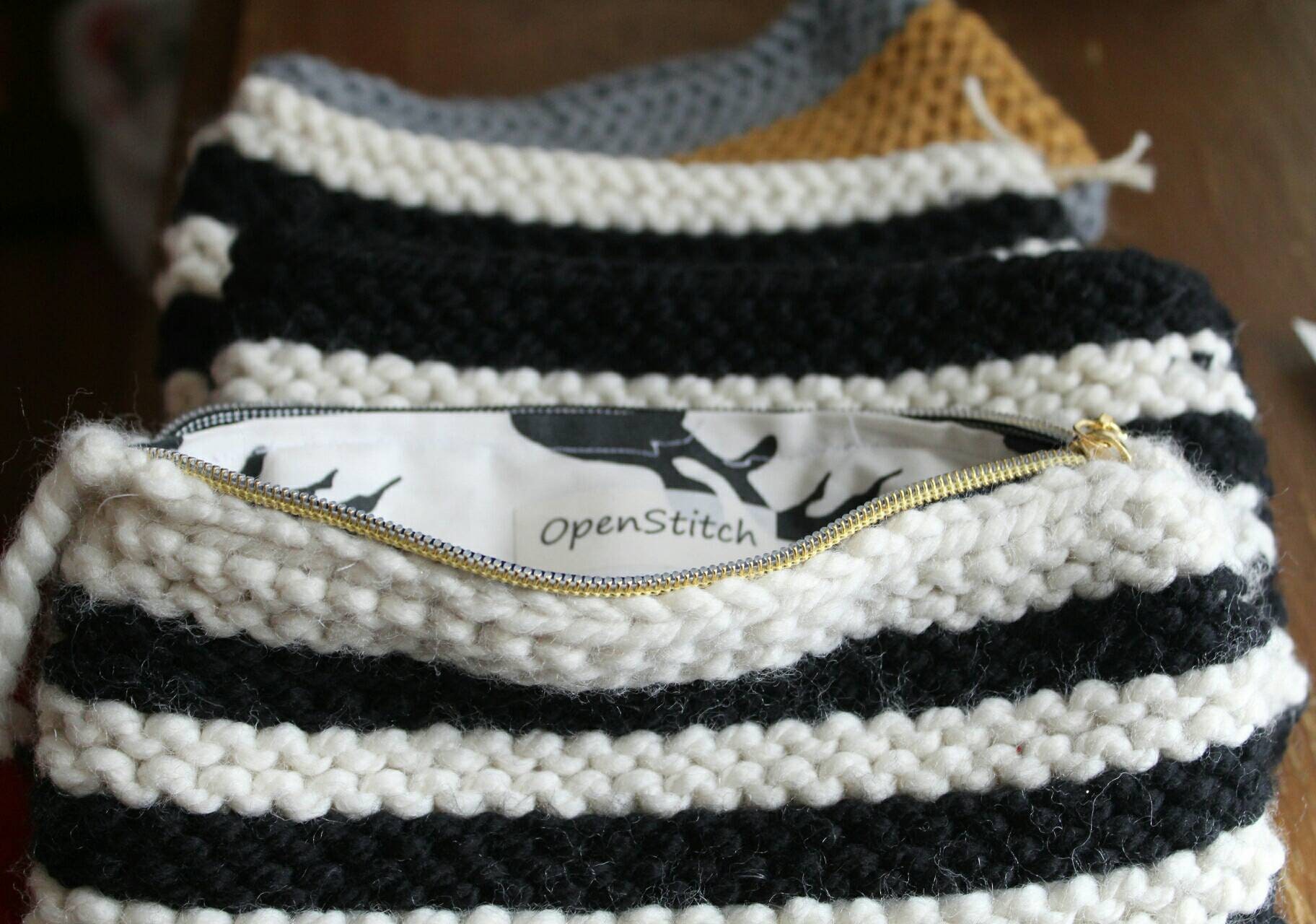 Stripe Knit Zipper Pouch Bag Stripe Clutch Knit Stripe Zip Bag Makeup ...