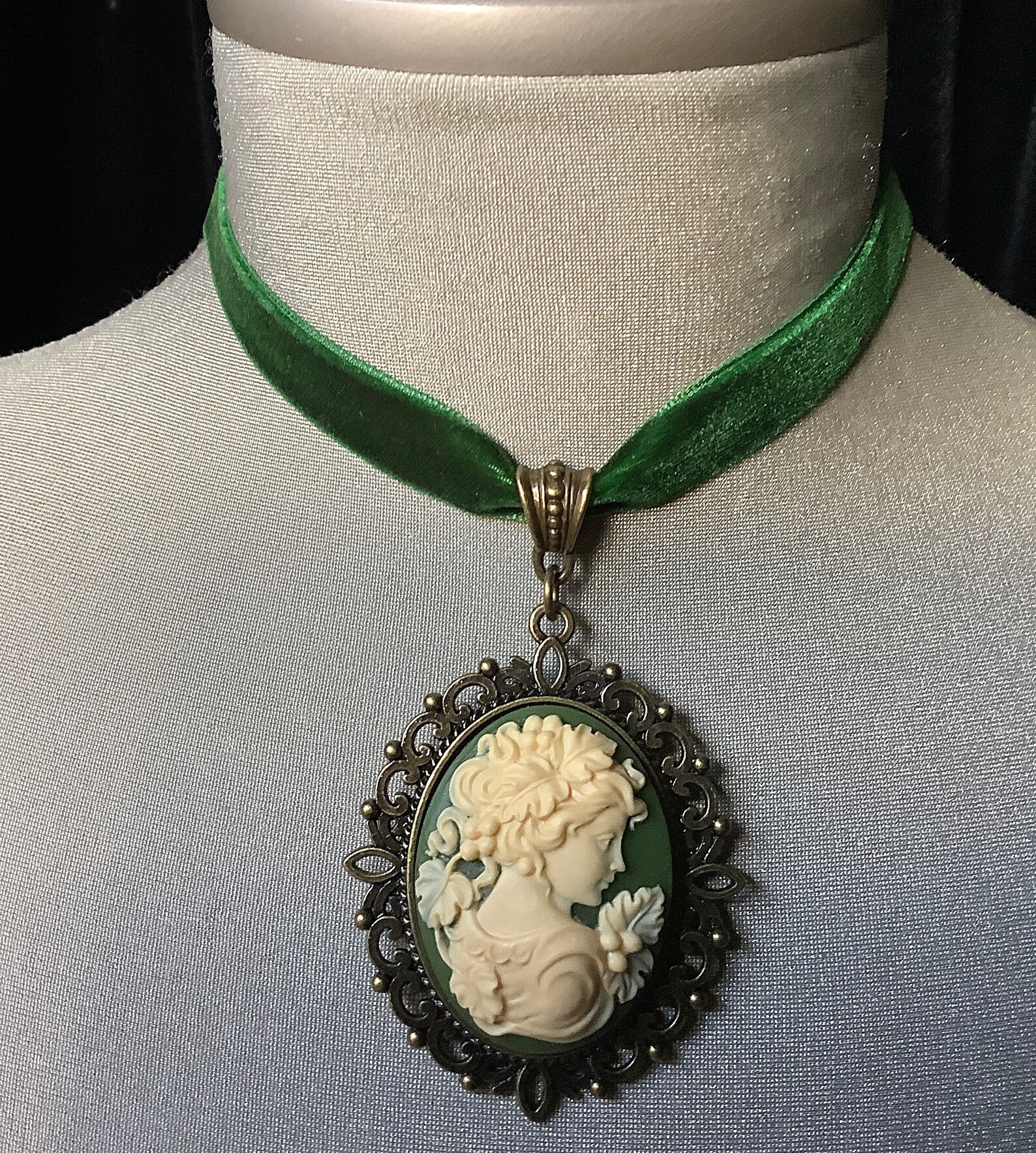 Vintage Green Choker, Victorian Green Necklace, Green Velvet Choker ...