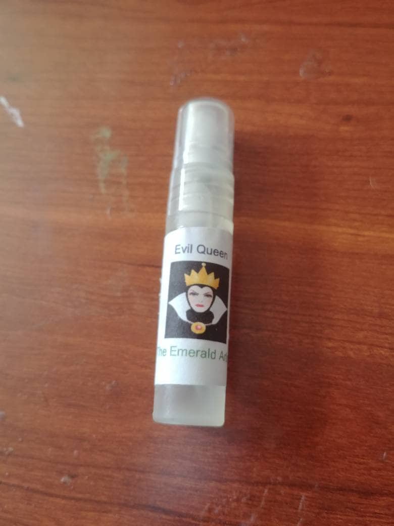 Evil Queen 'smellin Like a Villain' Spray Perfume - Etsy