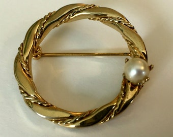 Gold circle pin | Etsy