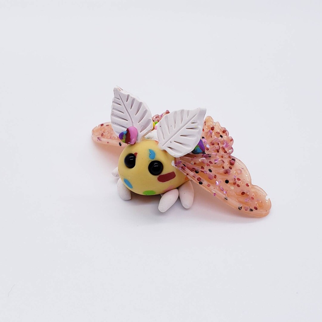 Sixpence Moths - Funfetti Cake - Etsy Österreich