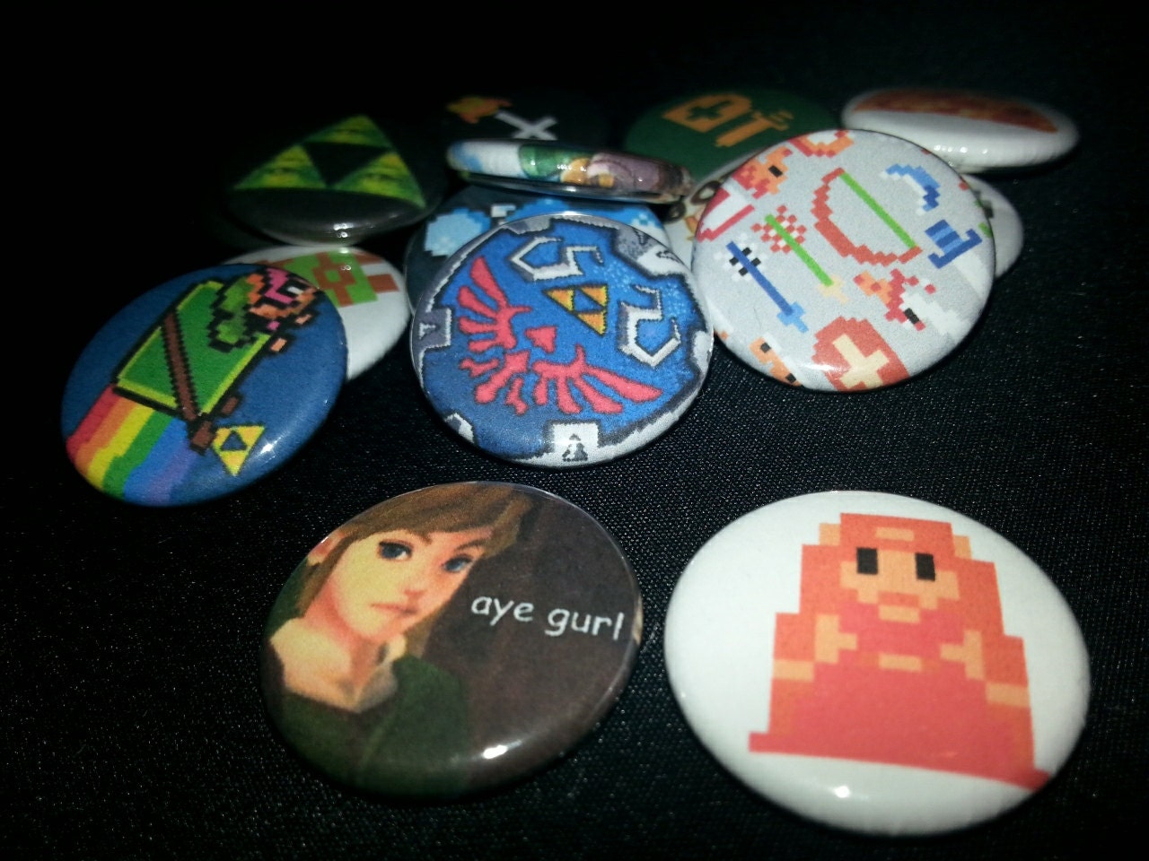 16 one-inch Legend of Zelda button pins | Etsy