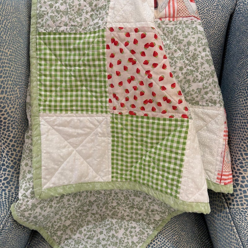 Strawberry Quilt - Etsy