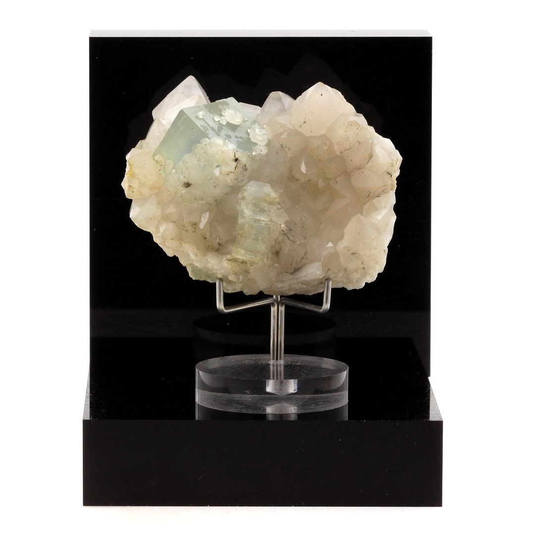 Fluorite Quartz. 549.5 Ct. the Burg Mine, Tarn, France. Rare. Crude ...