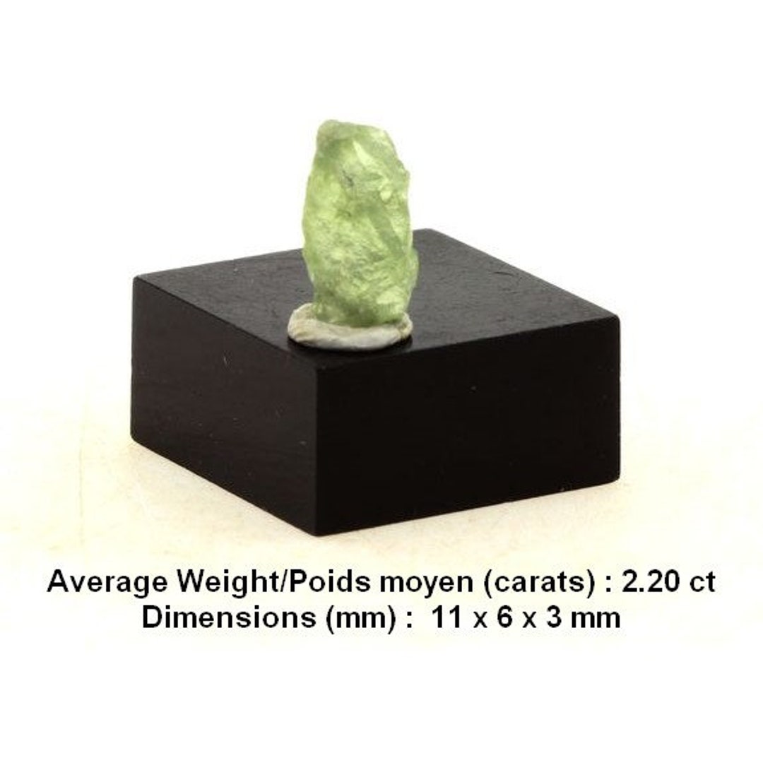 Peridot. Almklovdalen, Vanylven, Norway several Weights to Choose From ...