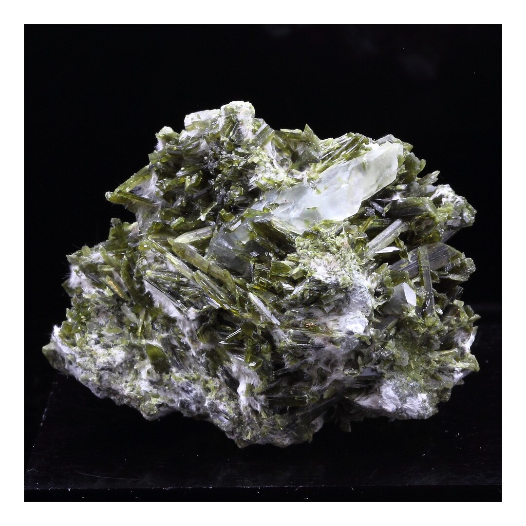 Quartz, Epidote, Byssolite. 213.5 Ct. Chamrousse, Belledonne, Isère ...