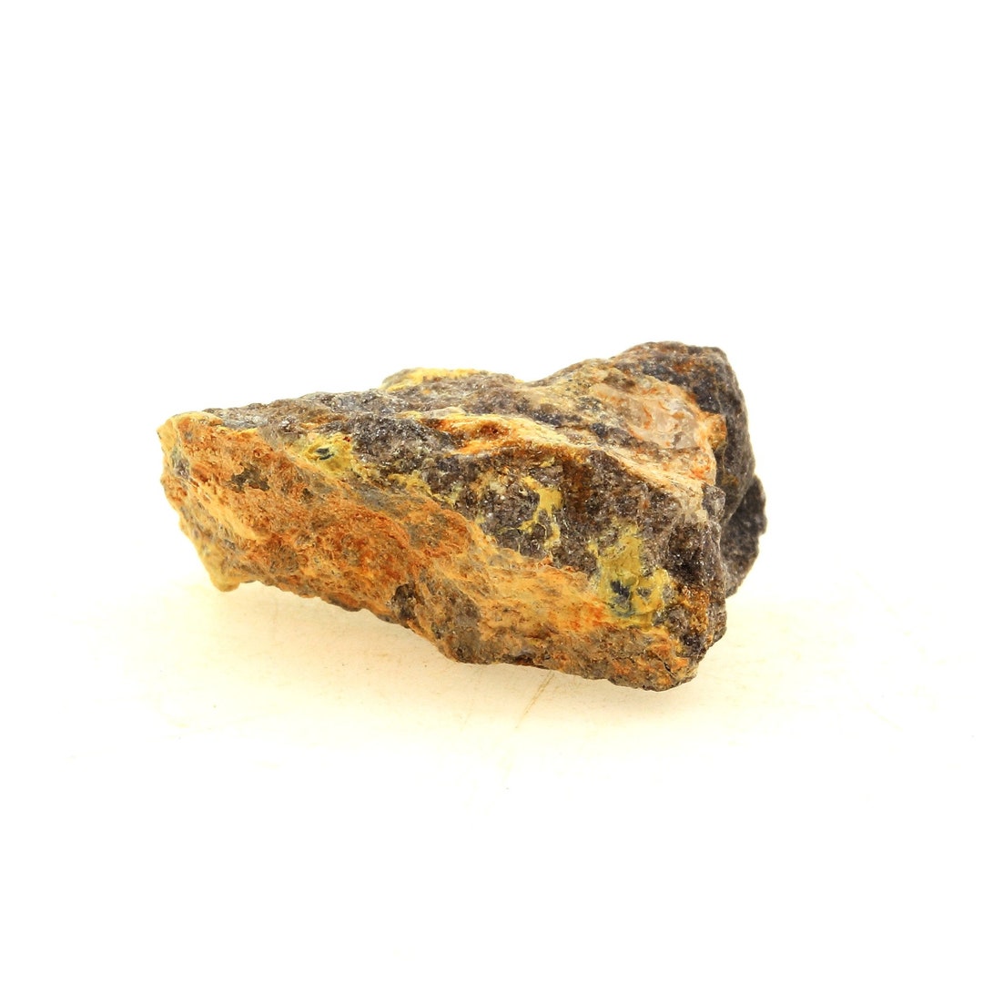Bismuth Zavaritskite Russellite. 53.0 Ct. Beauvoir, Échassières, France ...