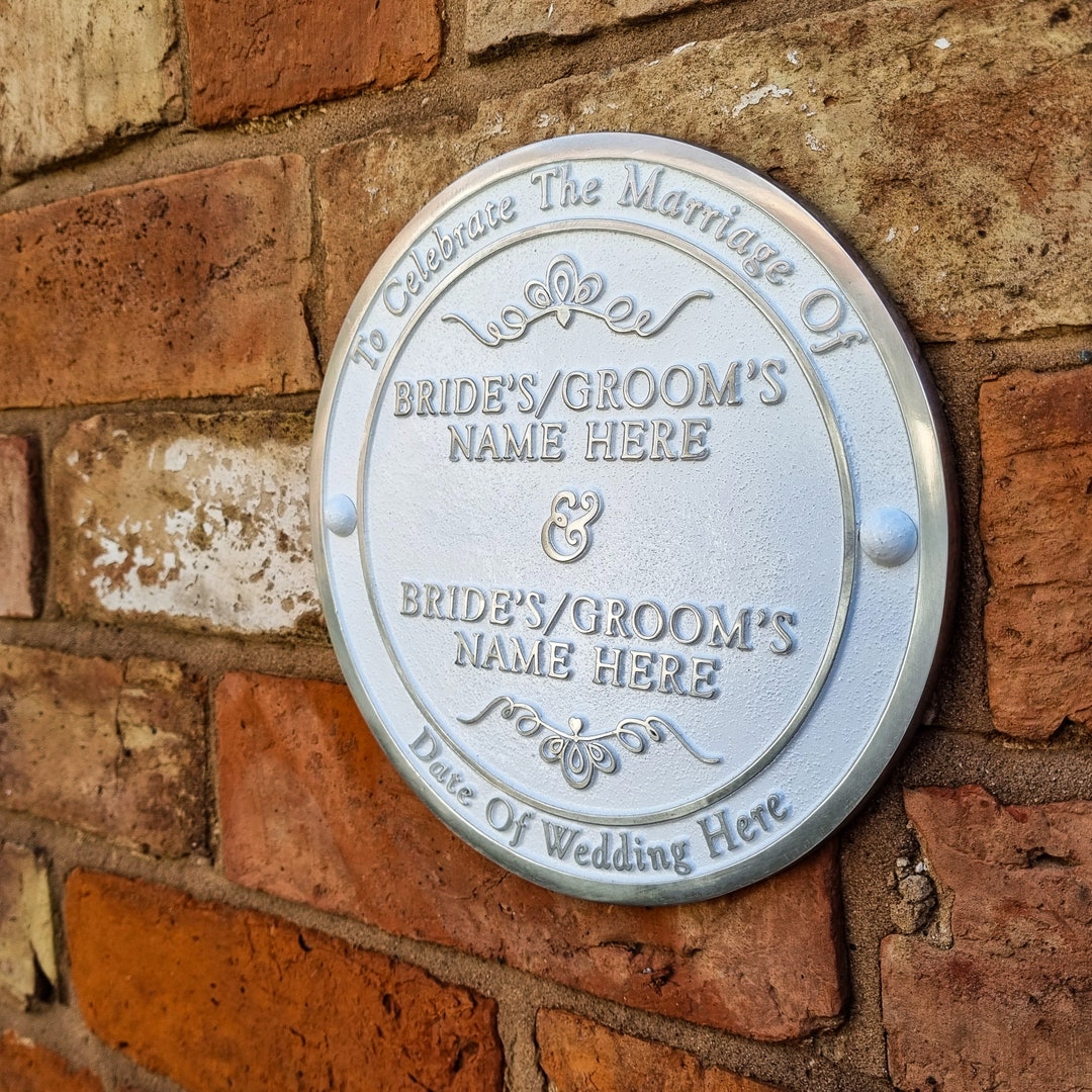 Custom Round Wedding Gift Plaque by Themetalfoundry • Aluminium Wedding ...