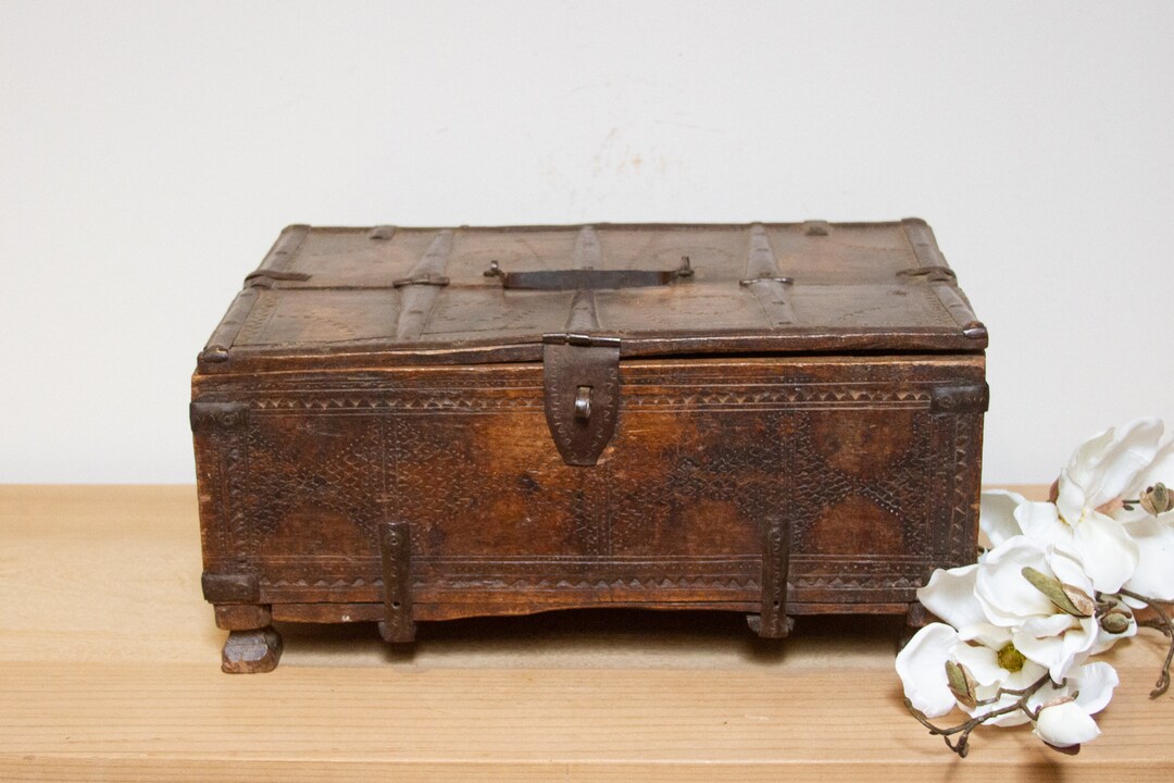 Rustic Carved Cedar Box: Antique Swat Valley Keepsake - Etsy