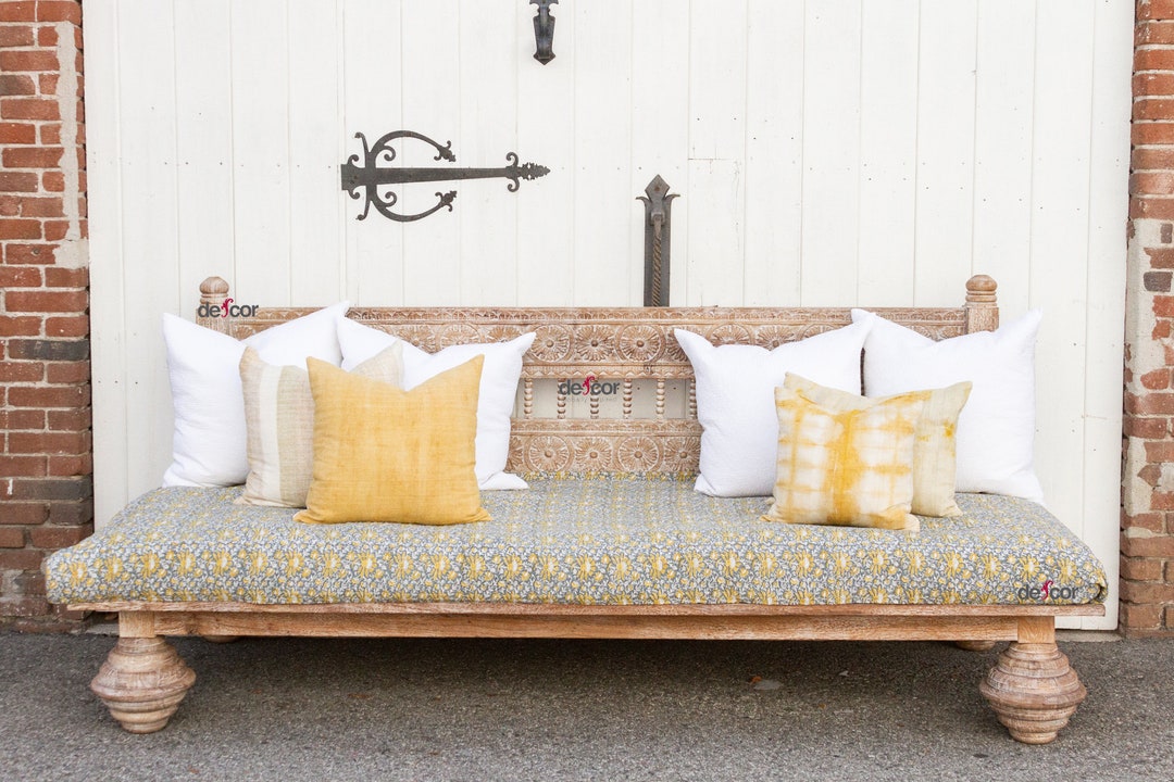 Whitewash Gulab Floral Carved Daybed, Painted Carved Daybed Sofa ...