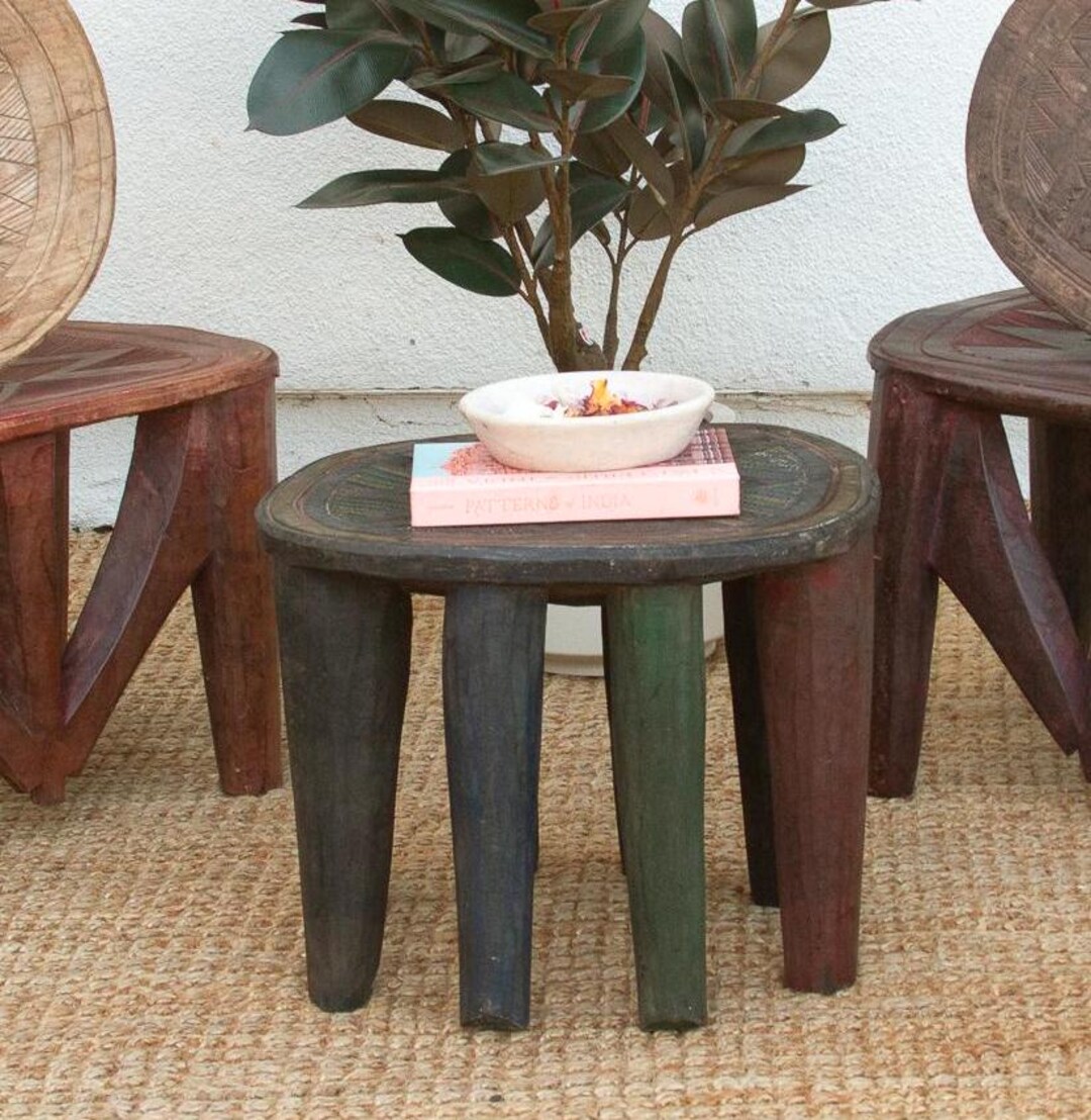Vintage Carved Top Cone Legs End Table, Carved Vintage Nupe End Table ...