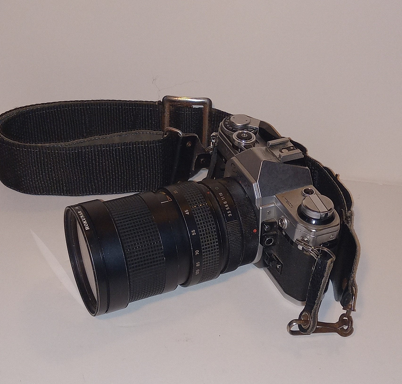 Vintage Canon 35 Mm Film Camera With Zoon Lens. - Etsy
