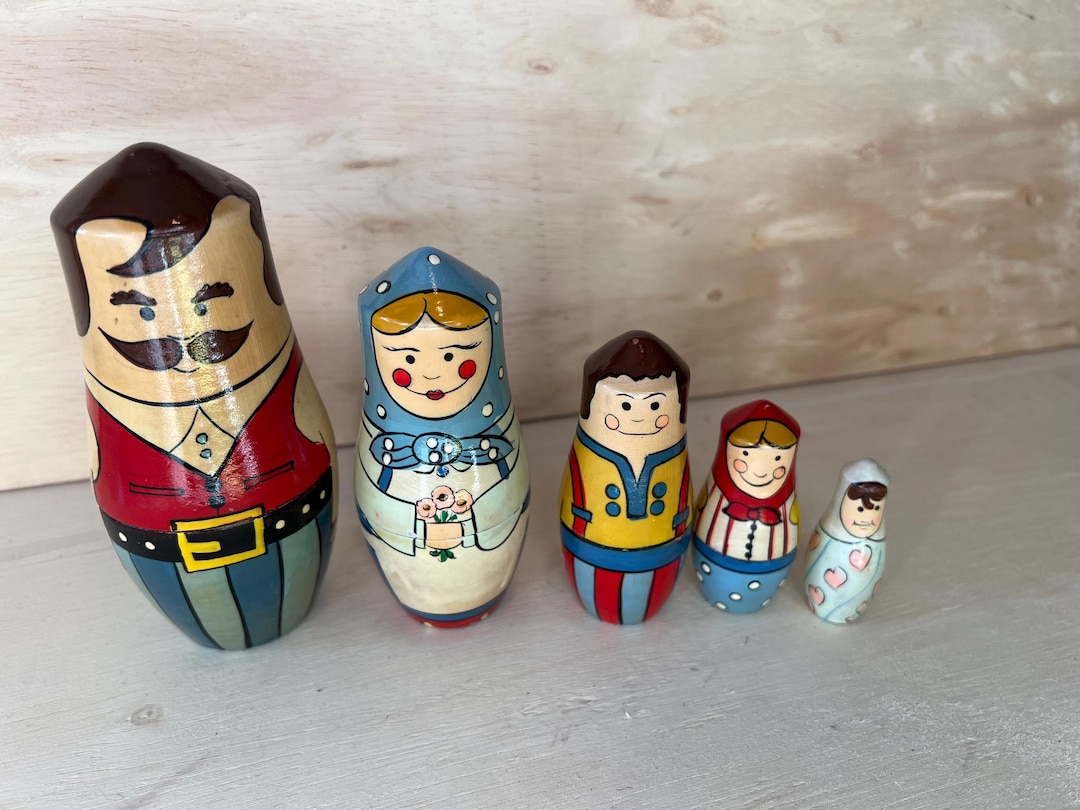 1980's Vintage Nesting Dolls Family of 5 - Etsy