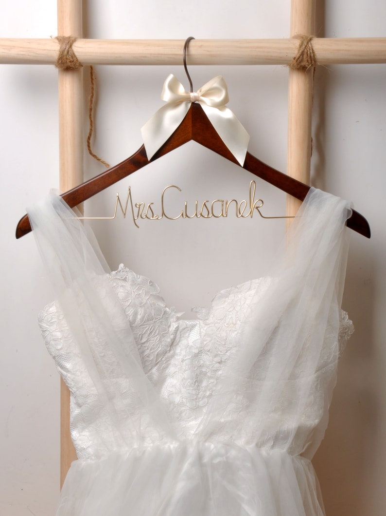 Wedding GiftBride giftPersonalized Wedding HangersName | Etsy