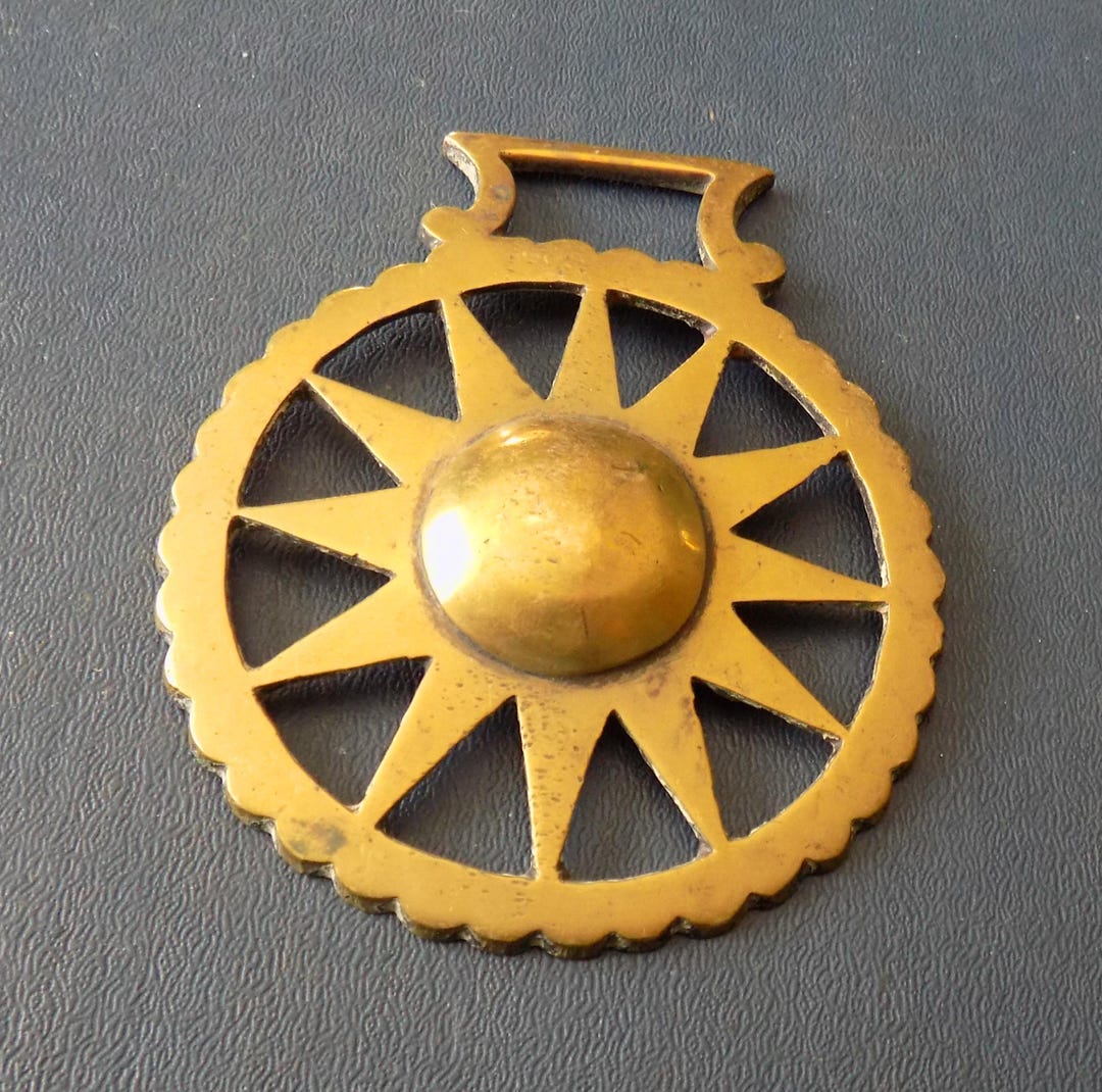 Antique Cast HORSE BRASS 12 Ray Sun Disc Wheel Pattern Romany Gipsy ...
