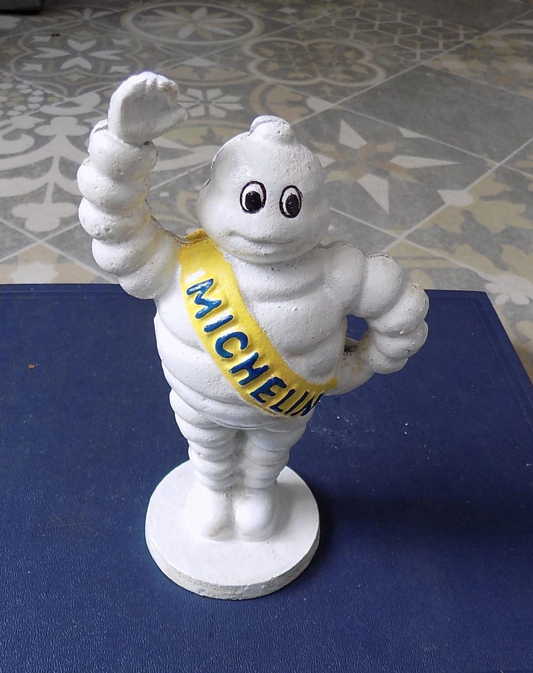 Cast Iron " MICHELIN MAN Bibendum Waving Stood " Money Box 17cm or 6 5/ ...