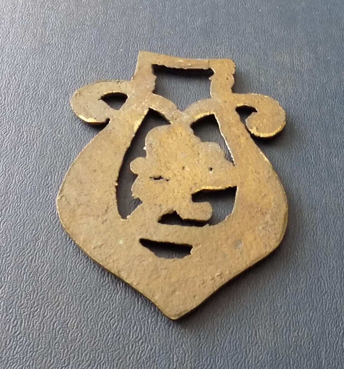 Vintage HORSE BRASS LION Rampant Design in Lyre Shape Border Made in ...