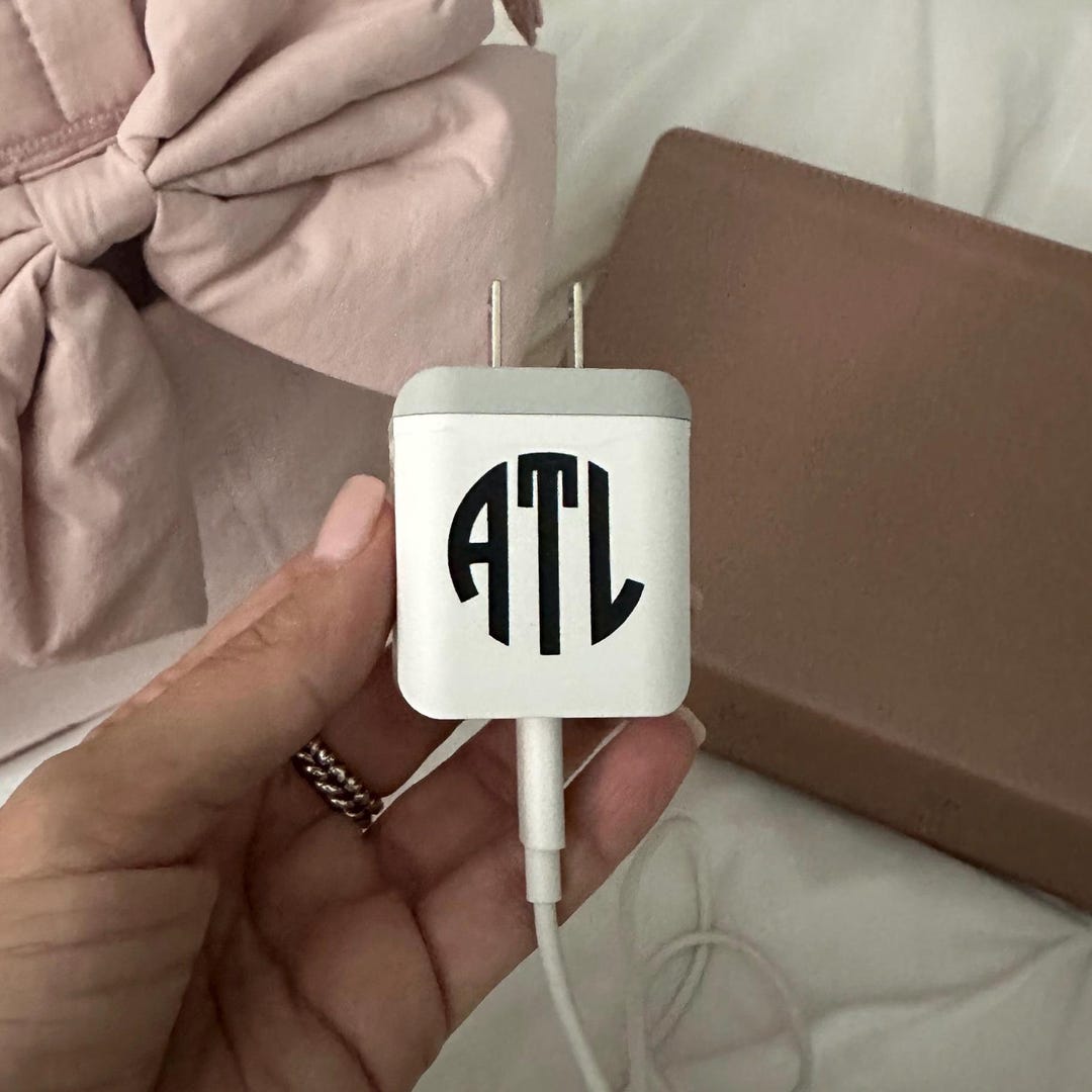 Set of 6 Circle Monogram Vinyl Sticker Decal for Your Charger - Etsy