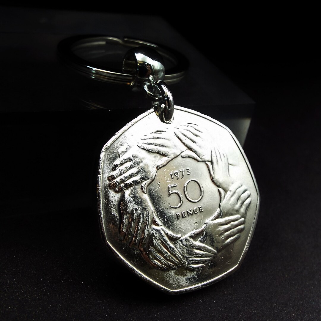 1973 50p Commemorative British Coin Keyring EEC Hands 52nd Birthday ...
