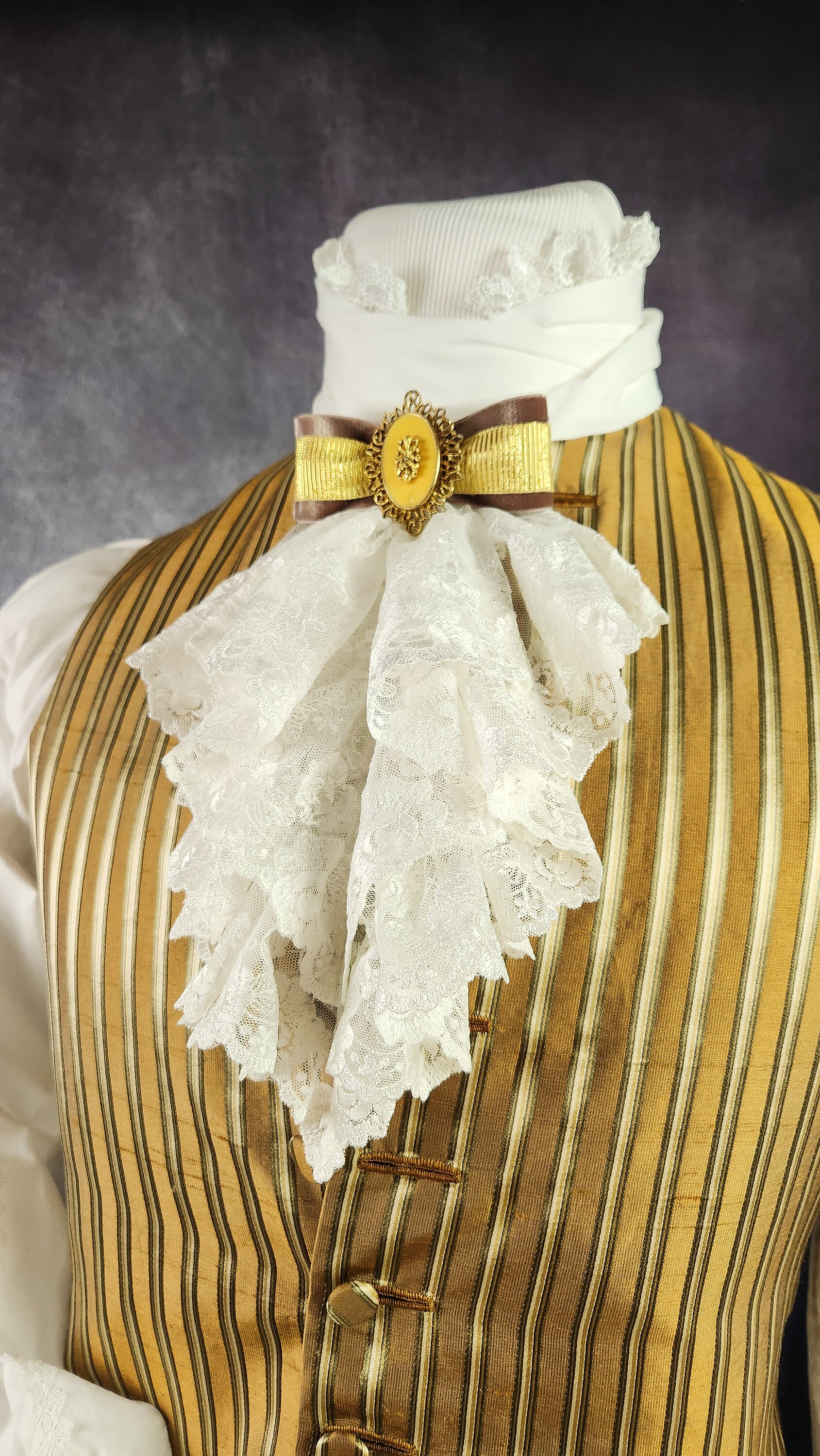 White Lace Jabot, 18th Century Men's Fashion, Men's White Shirt, Rococo ...