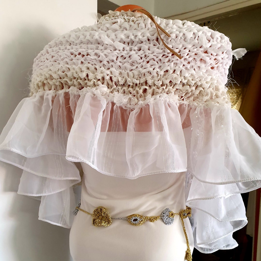 BRIDAL Chic Stole Cloak Boho-chic Cape Wrap Snow-white Hand Knitted of ...