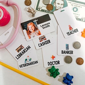 BUNDLE Dramatic Play Wallet Cards and Occupation Badge Set (13 Cards ...