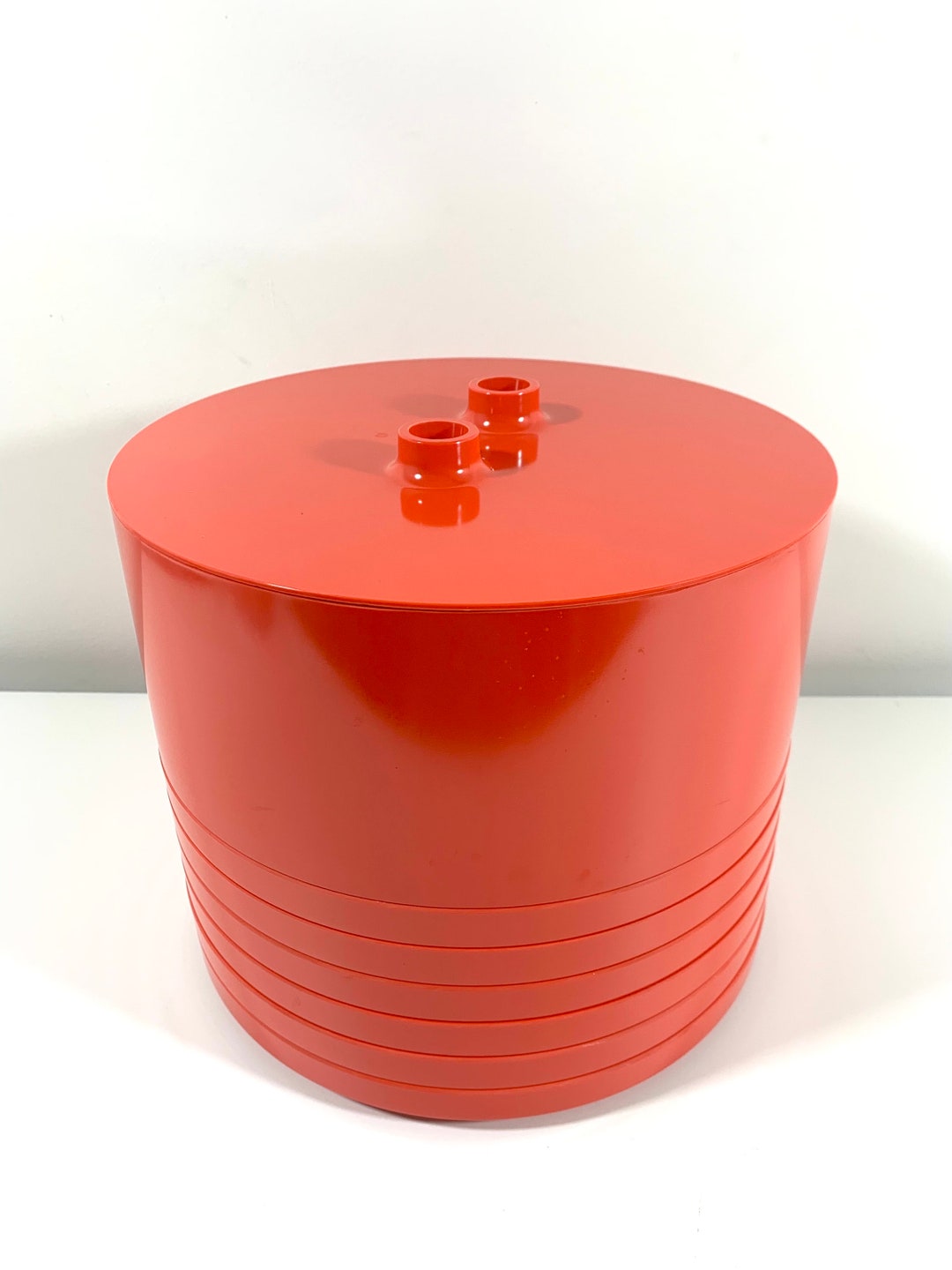 Heller Orange Melamine Serving Bowl and Six Stacking Dinner Plates Mid ...