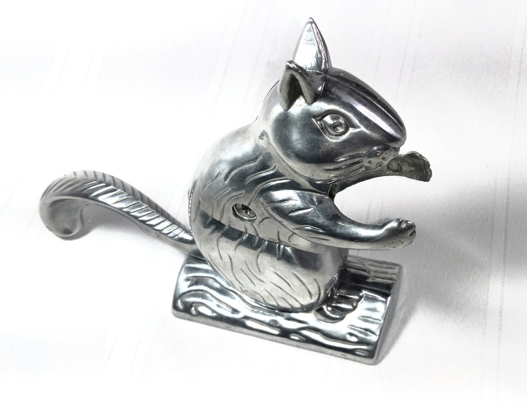 SQUIRREL on Log NUTCRACKER Cast Aluminum Squirrel Nutcracker Tall 6 ...