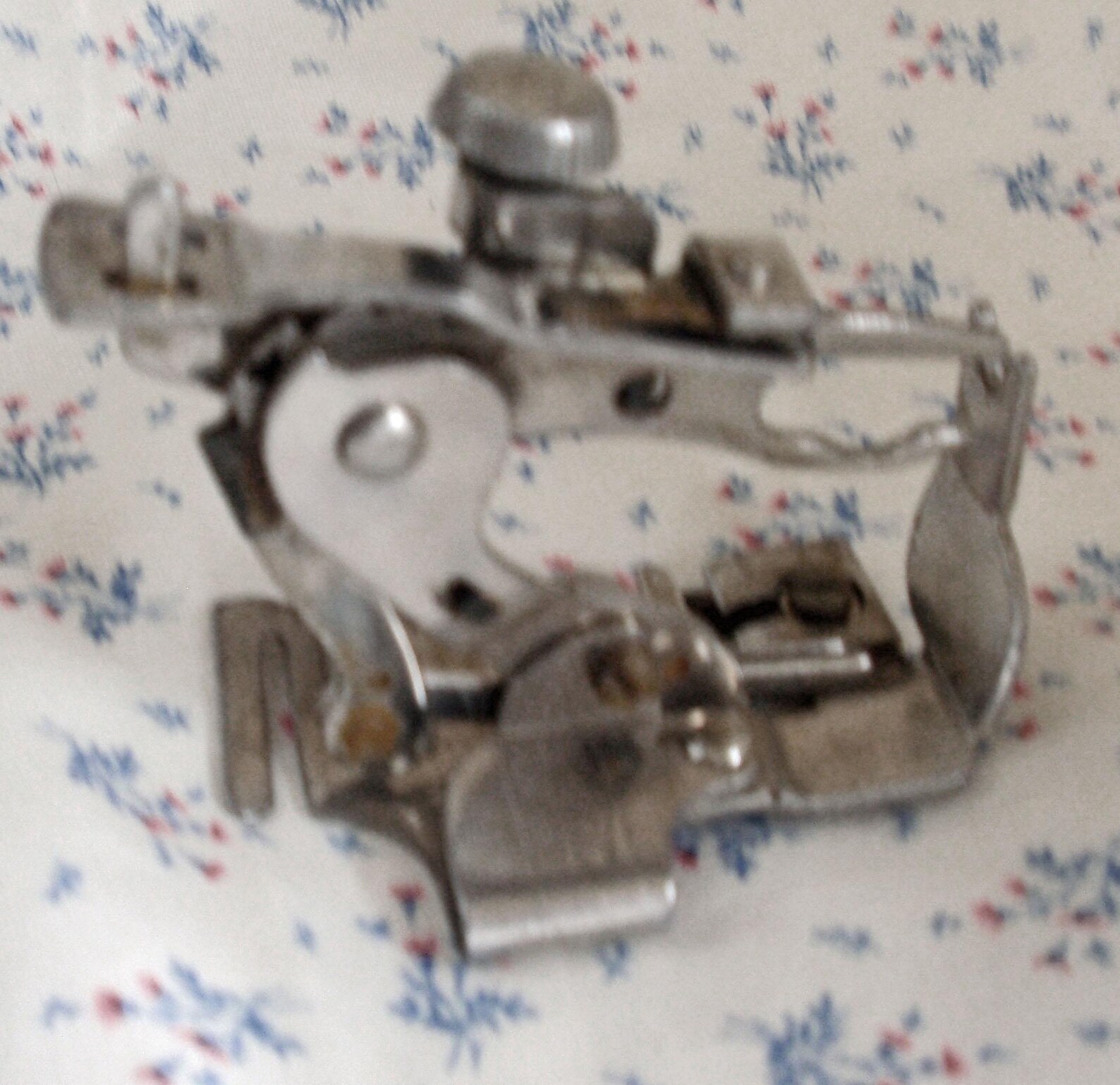 Singer Low Shank Sewing Machine Ruffler Foot Attachment 2 Position ...