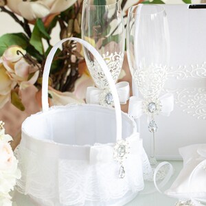 White Weddings Set Wedding White Flowers Girls Baskets Champagne ...