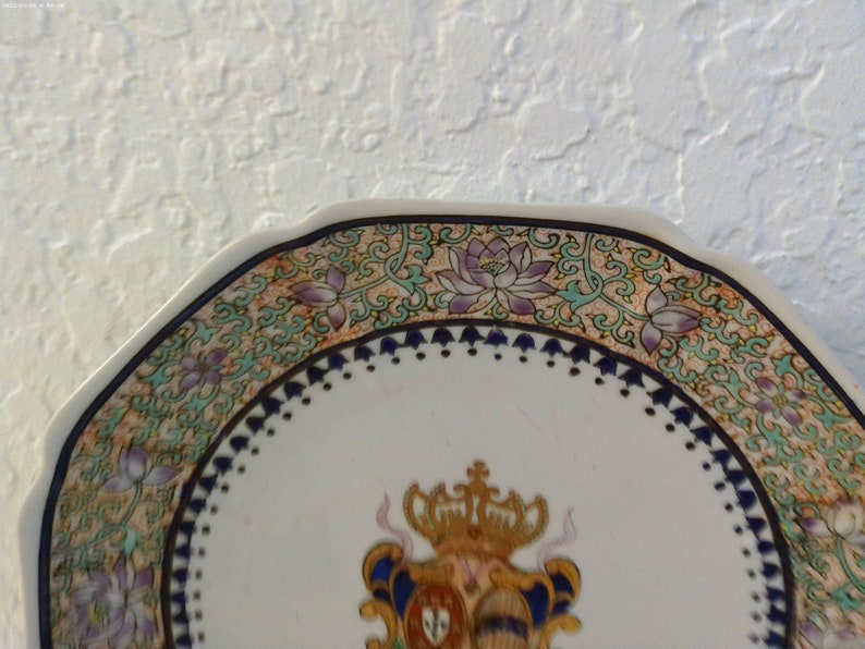 1980s Kings Crest Porcelain Display Plates, a Pair - Etsy