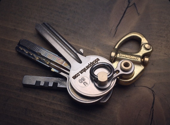 EDC Keychains - Everyday Carry Apparatus by Carajillo Bob