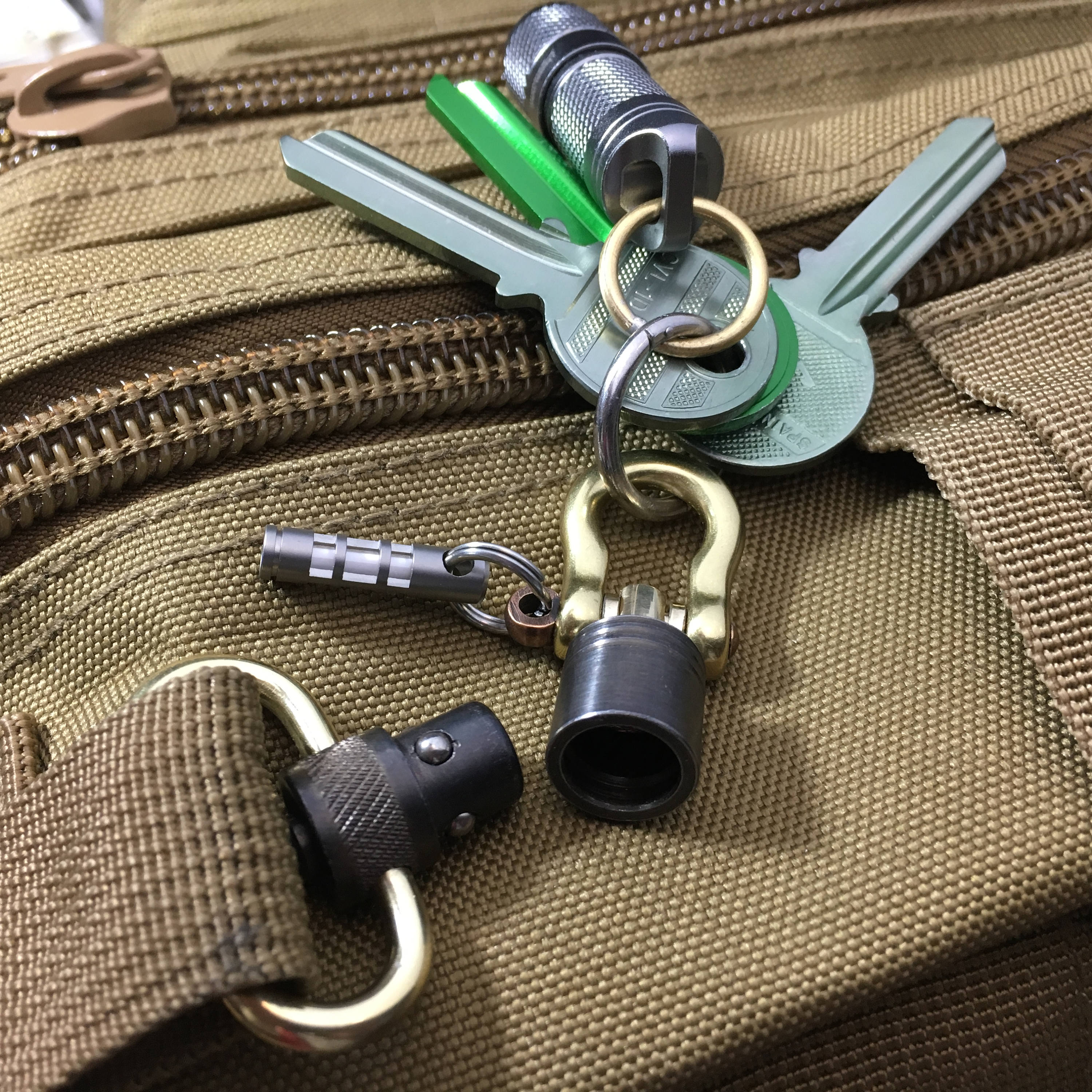 Recycled / Quick detachable Swivel Connector Keychain