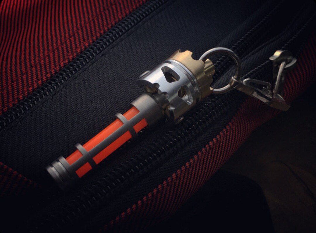 The Puto Rey Skull Piston- Glow-fob Locator Edc Swivel Keychain / Not ...