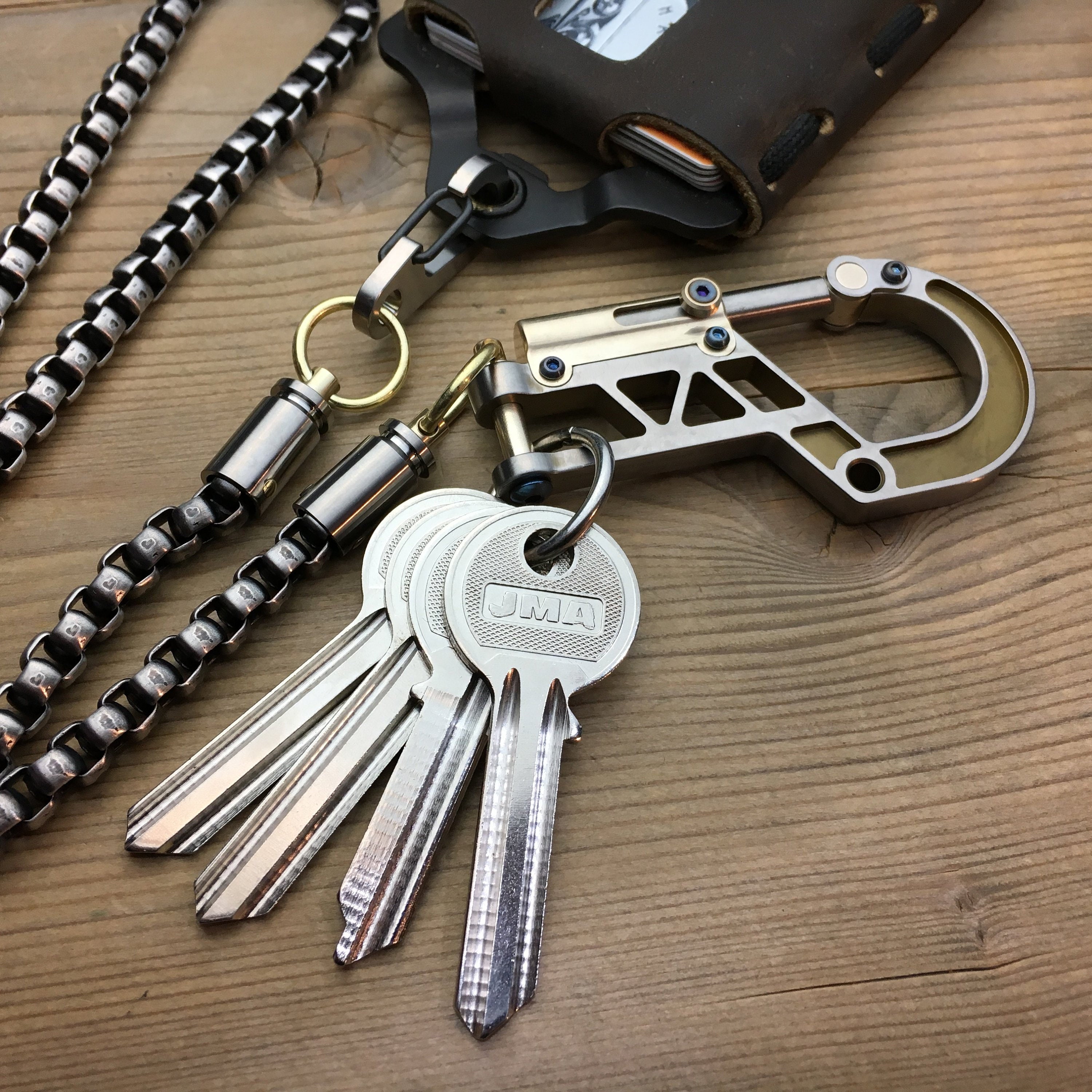 Walletchain with double swivel and Ti-Bolt Carabiner Keychain