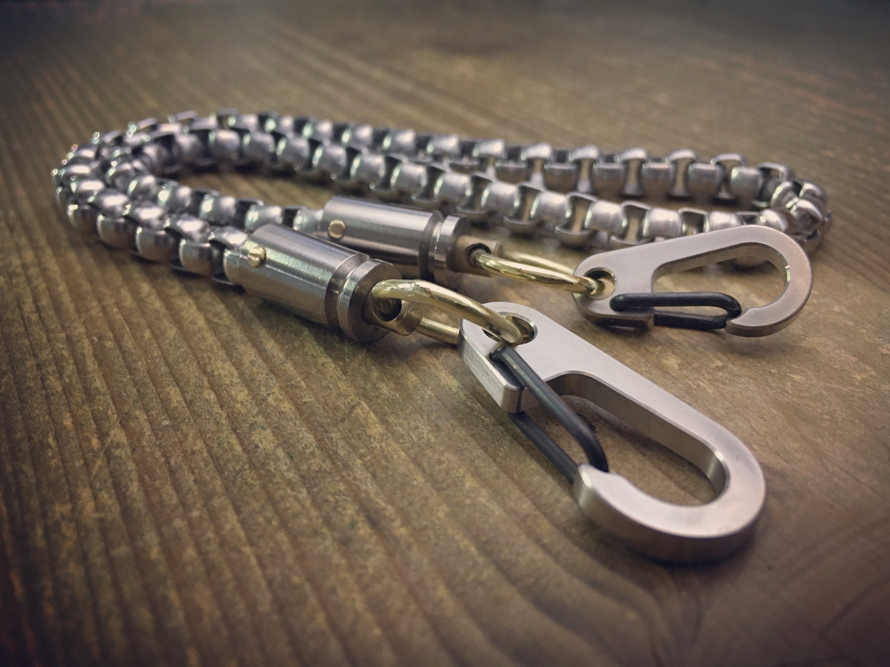 Small wallet chain, bi-swivels / Cal. 9mm Parabellum cartridges ...