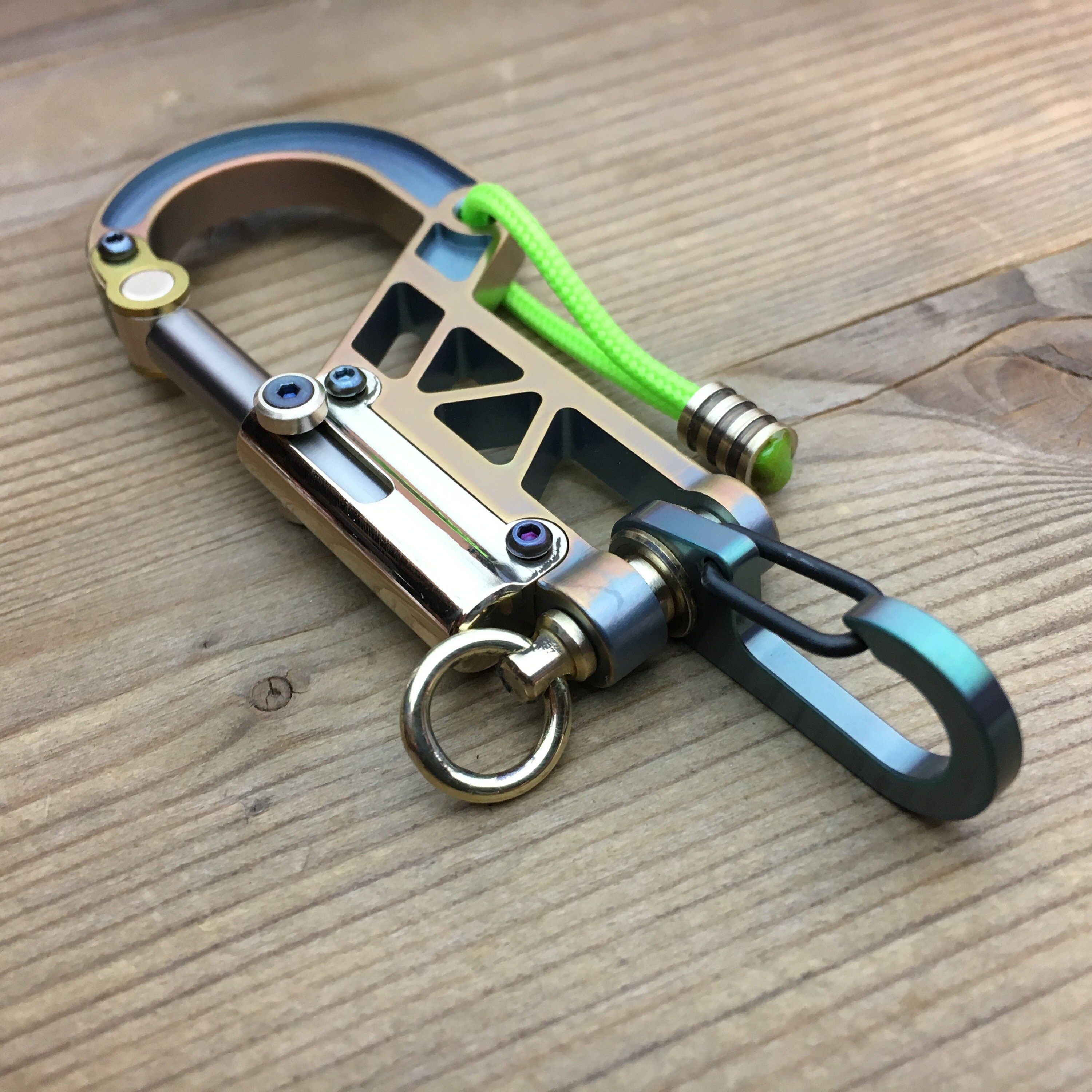 Edc Ti-Carabiner Keychain / The Bolt Carabiner / MOD