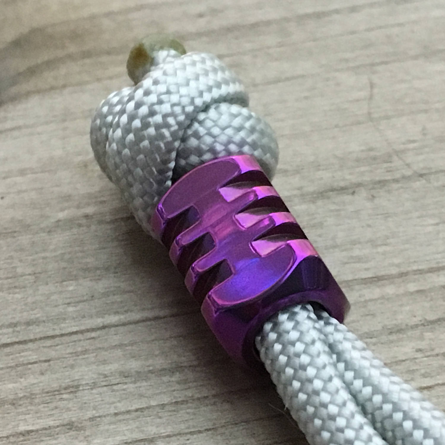 Knife landyard bead Titanium