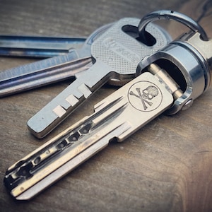 Skull Piston Bob's Key of Death - Article Manufactured to Order - Etsy