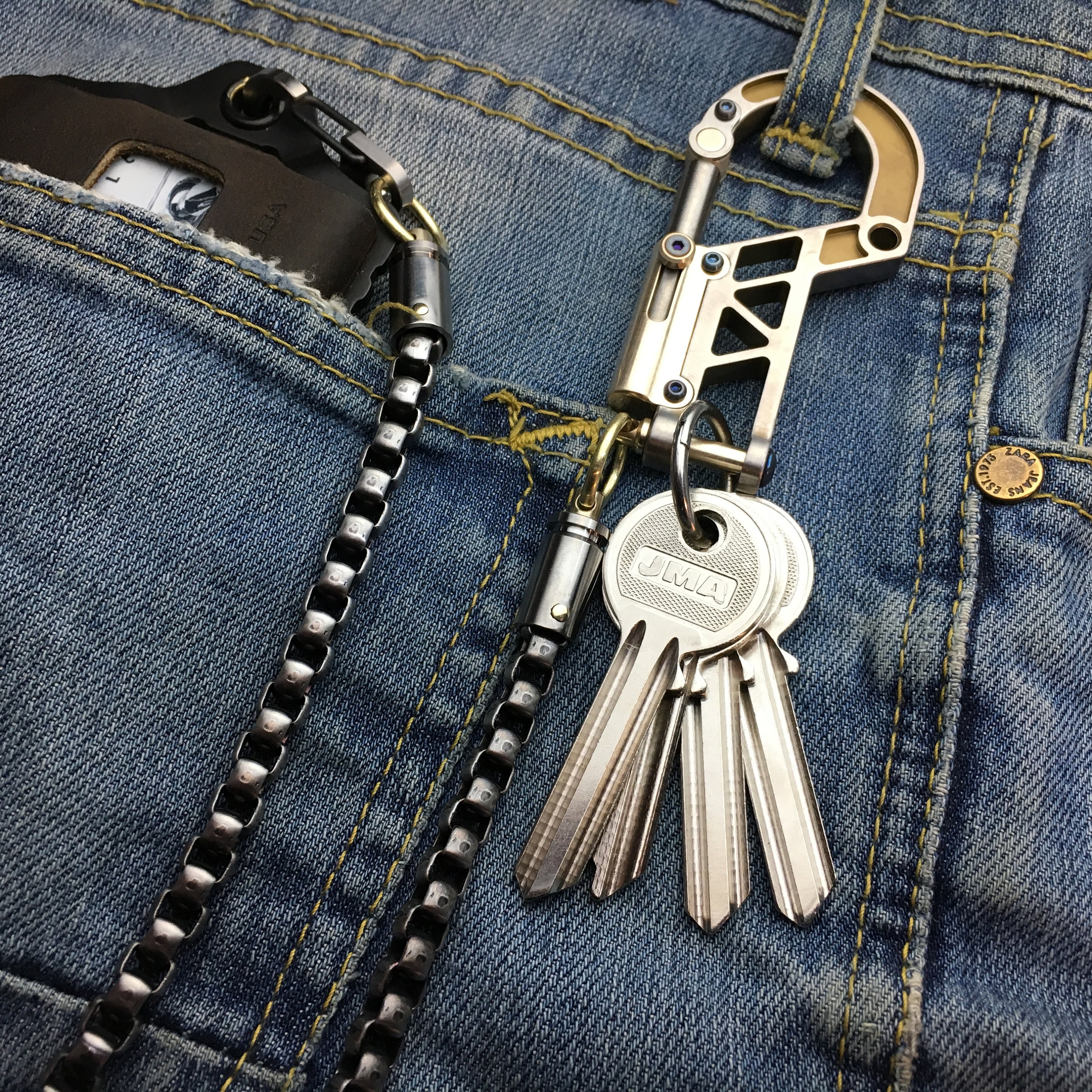 Walletchain with double swivel and Ti-Bolt Carabiner Keychain