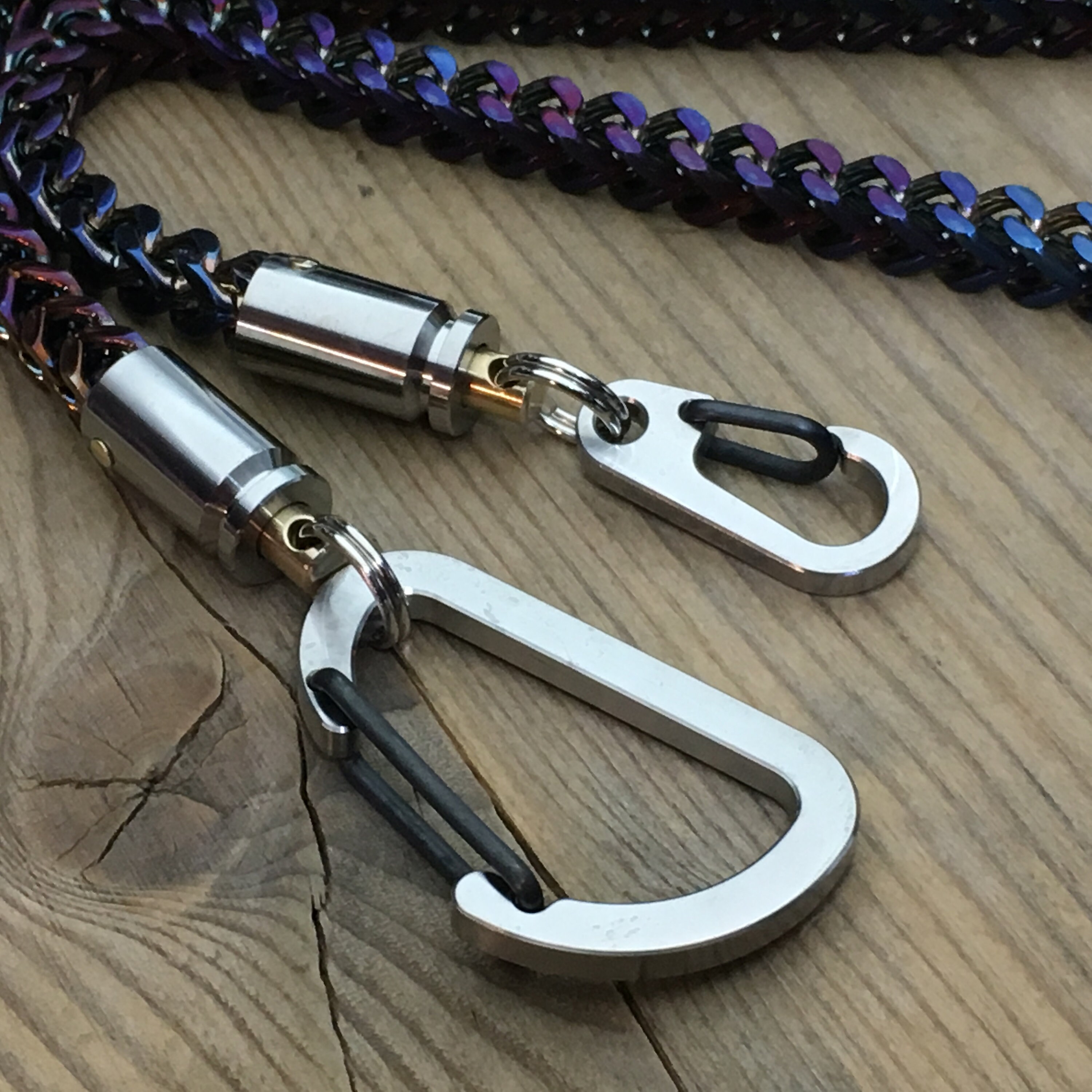 Wallet Chain / Ti-Bullet Caps Swivels / SWC-10-Rainbow