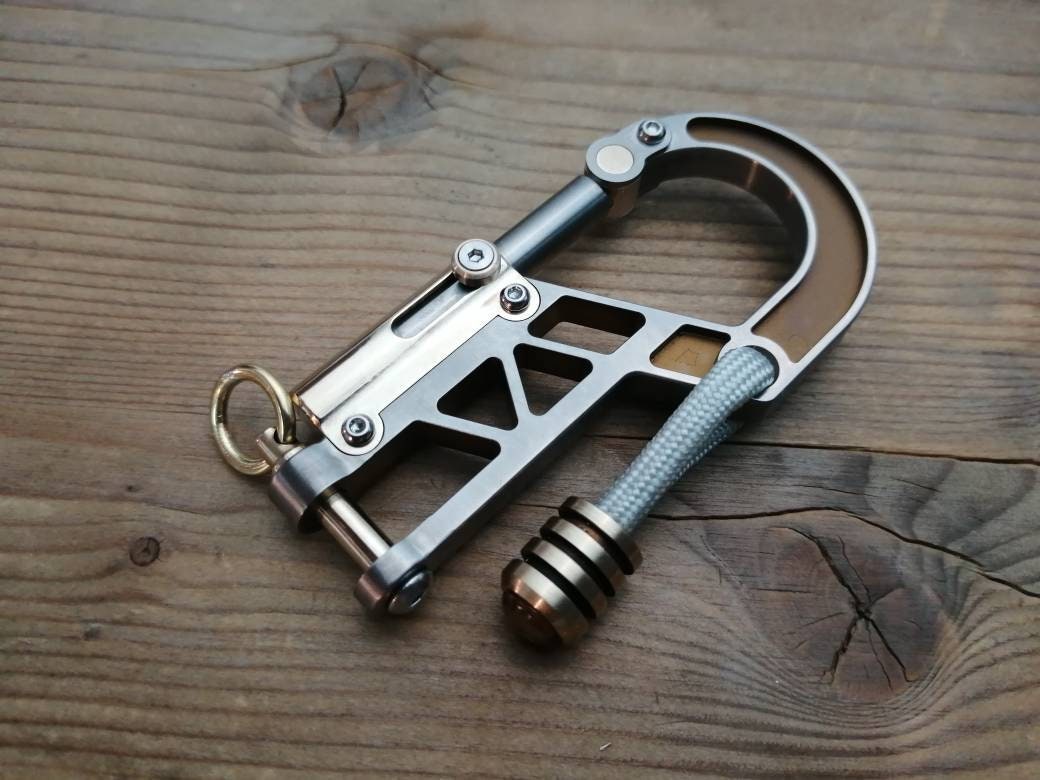 Edc Ti-Carabiner Keychain / The Bolt Carabiner / MOD