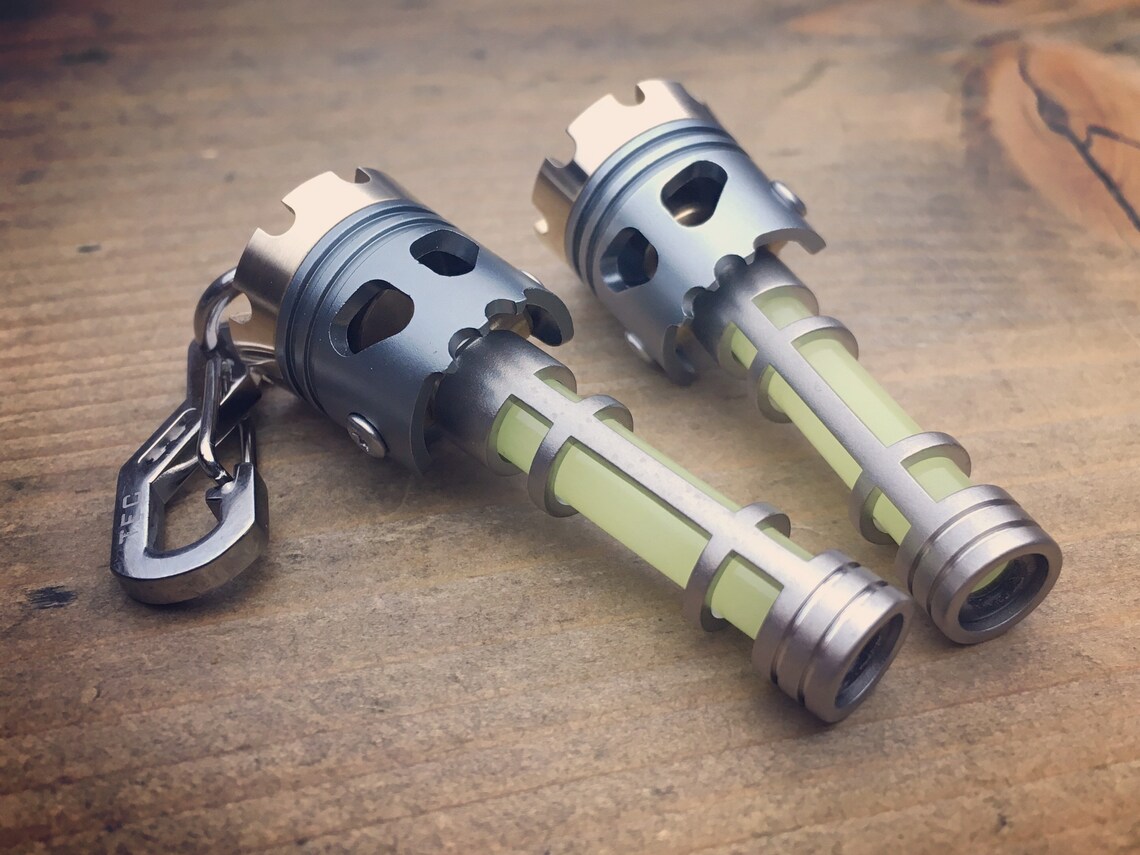 The Puto Rey Skull Piston Glow-fob Locator Swivel Keychain - Etsy